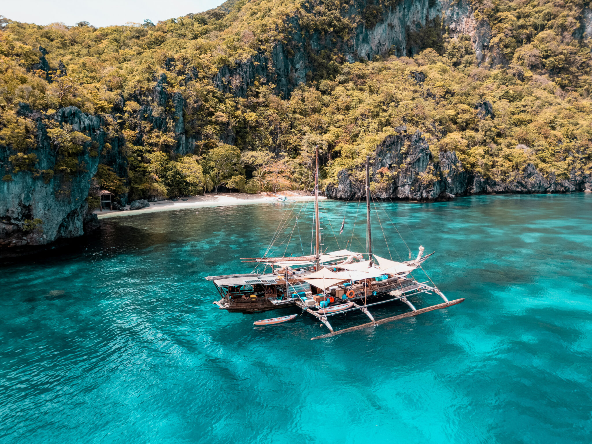Paolyn Houseboats Coron - Our Floating Home in Palawan!